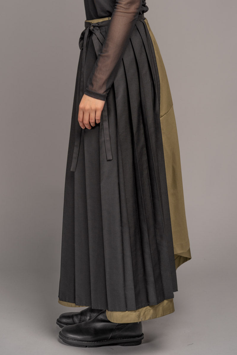 Jet Pleated Apron – dogstar